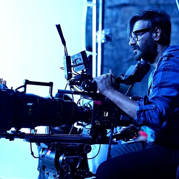 Actor Faraaz Khan in ICU, family faces money crunch – BDC TV